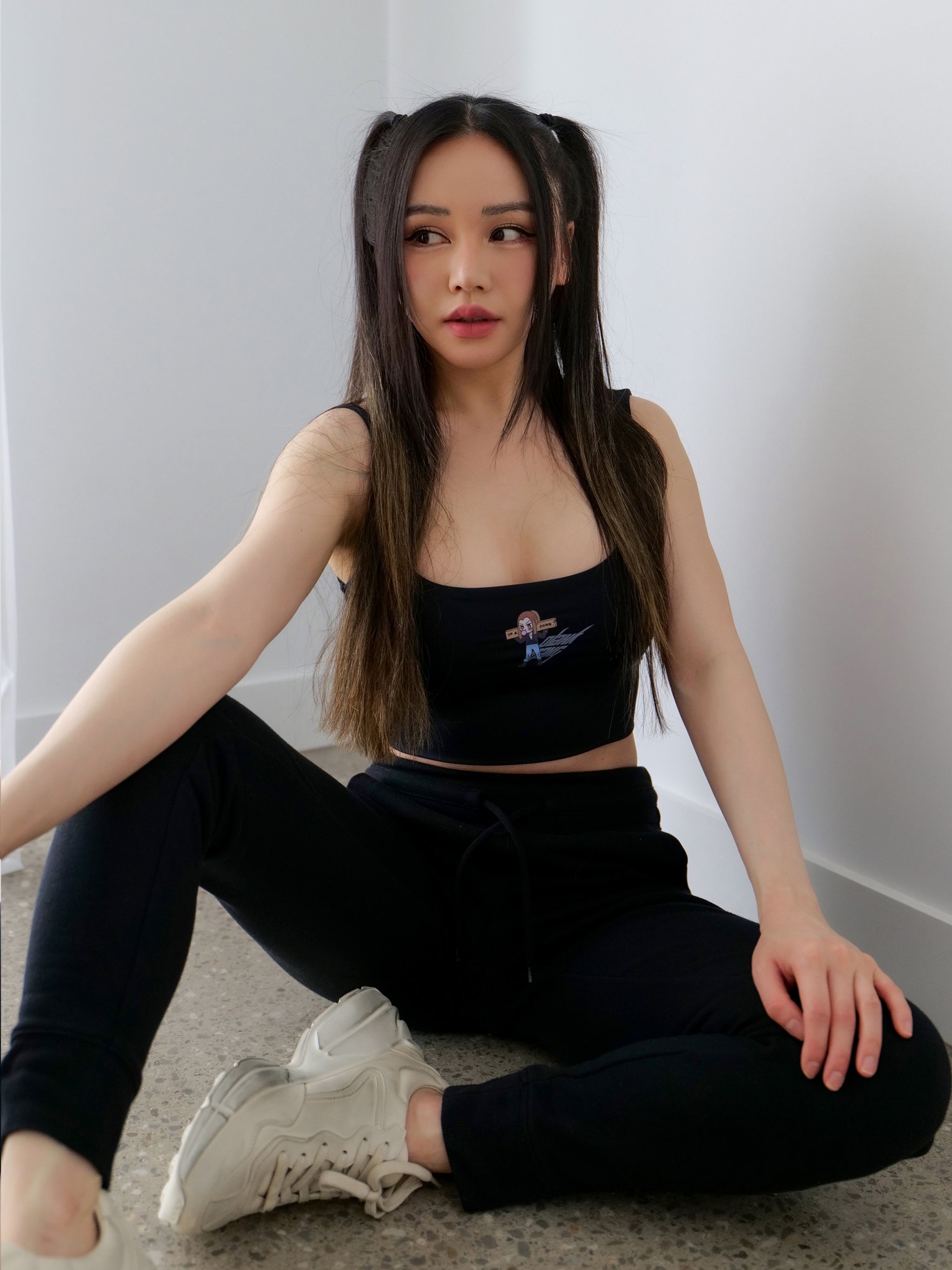 Bottoms – Chloe Ting (ROW)